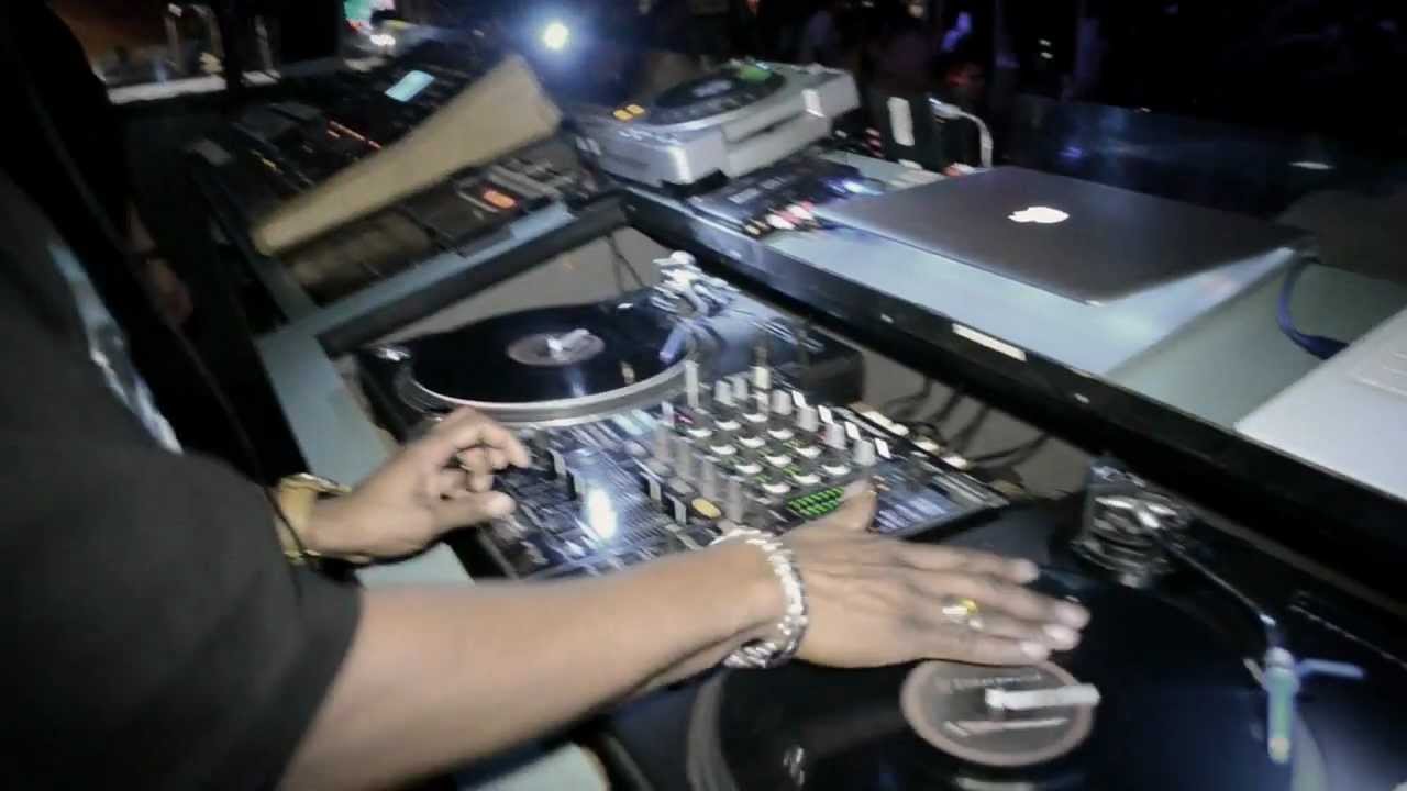 DJ PHYSIQUE and DJ CHILLY E - At Europalace in Mainz Germany - YouTube