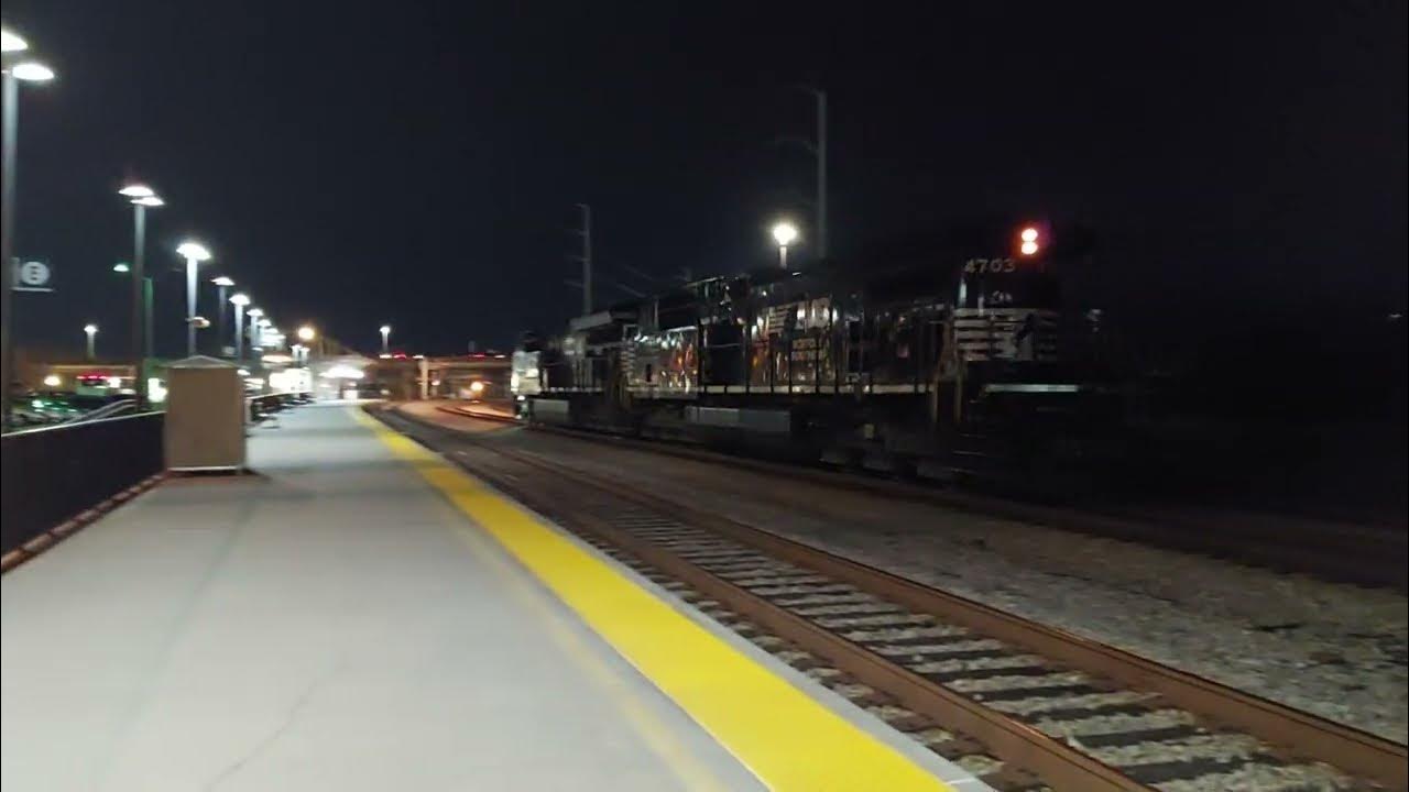 Eastbound NS 275 heads into Lamberts Point in Norfolk, Va. - YouTube