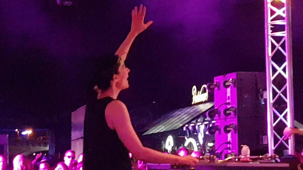 Marusha - Somewhere over the rainbow FILMNÄCHTE AM ELBUFER 2016 - YouTube