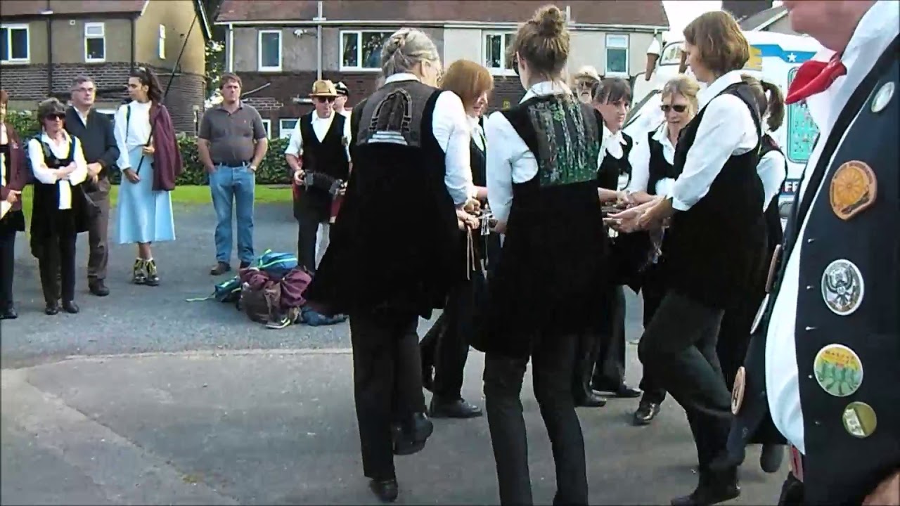 Ryburn Longsword dancing the Ryburn Longsword Dance at St Peter's ...