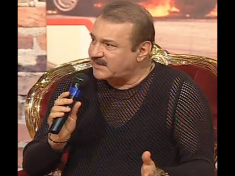 Oxuyur Cavanshir Memmedov... Xalq mahnısı: Geceler yuxusuz qoymusan meni...