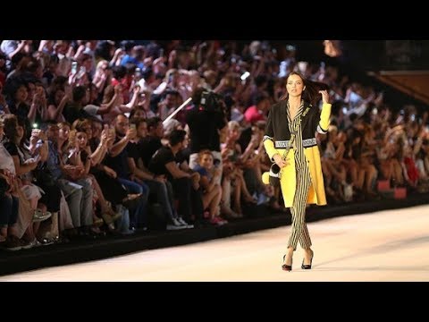 Brezilyalı model Adriana Lima Antalya'da podyumda