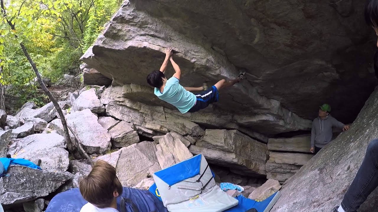 Gunks Bouldering - Trapps - Dragon Turns V9 - YouTube