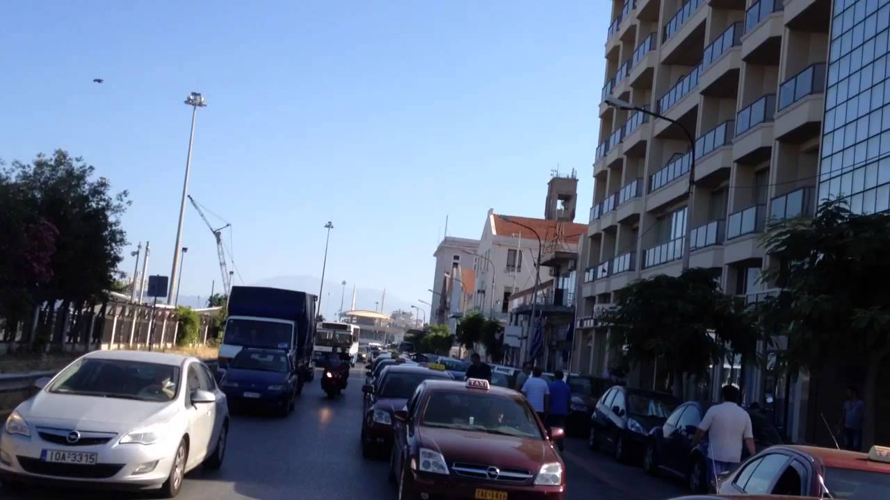 Thebest.gr - Κομβόι ΤΑΞΙ στο κεντρο της Πατρας - YouTube