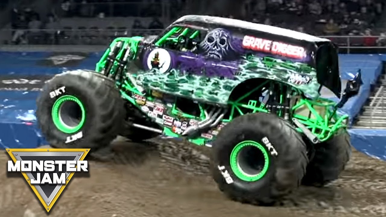 Grave Digger Winning Freestyle | Erie, PA | Monster Jam 2018 | Monster ...
