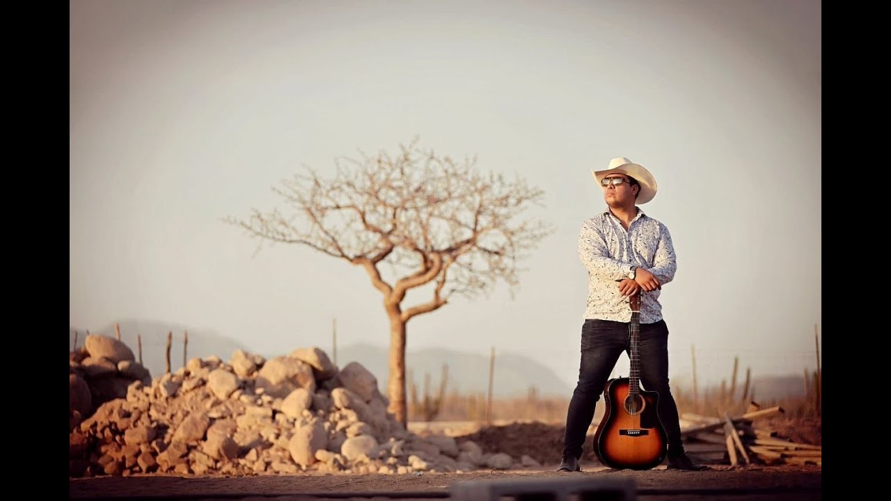El alcohol no ayuda - Tony Leggs (Video Lyrics) - YouTube