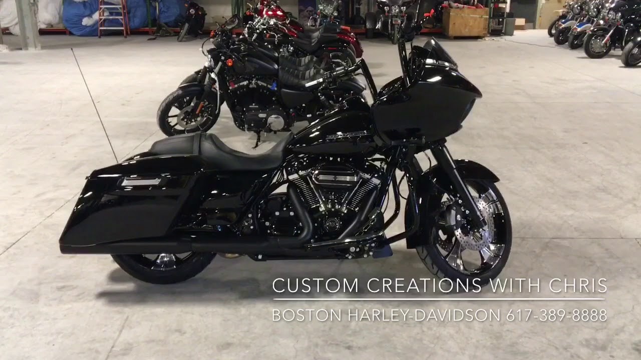 Ron’s customized 2018 Road Glide Special - YouTube