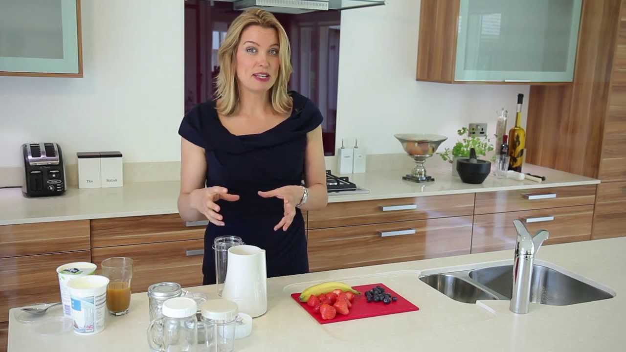 Amanda Hamilton creates The Ultimate Beauty Smoothie - YouTube