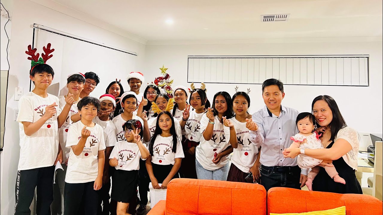 Pinoy Kids Christmas Caroling in Our Suburb #ChristmasinPerth - YouTube