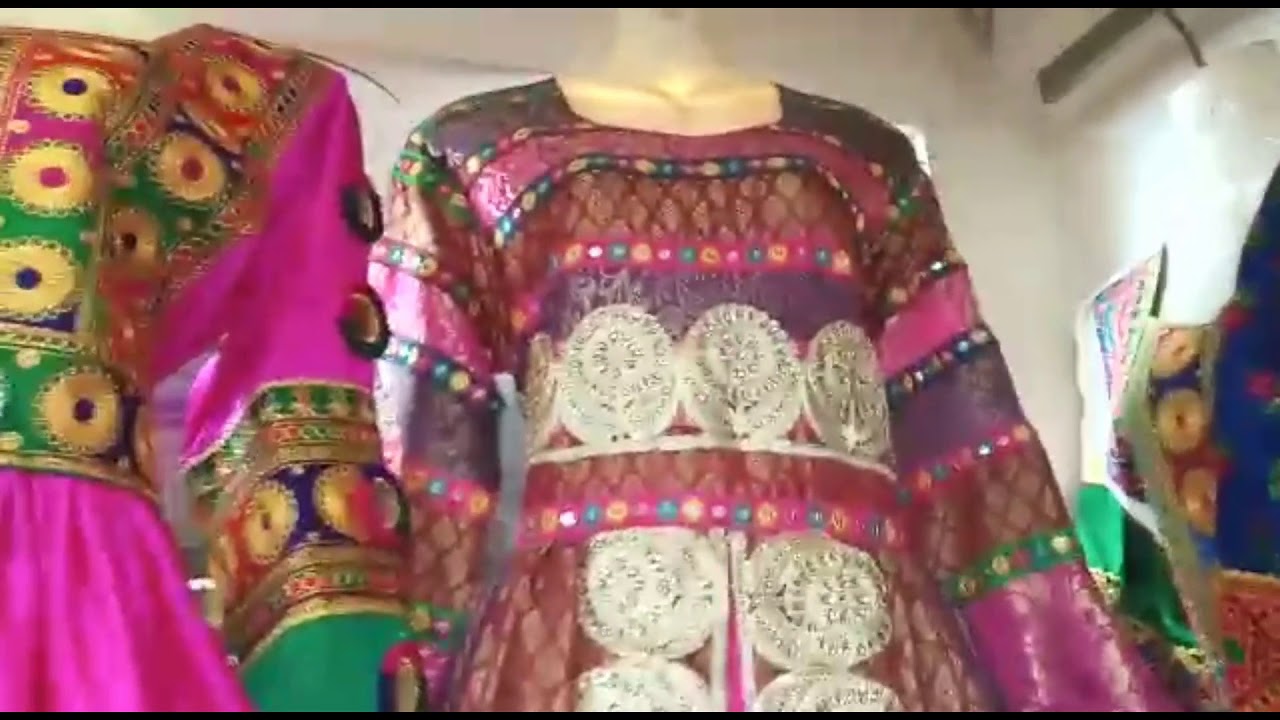 VISIT TO TRADITIONAL DRESSES BEST MARKET IN PESHAWAR || READY TO WEAR ...