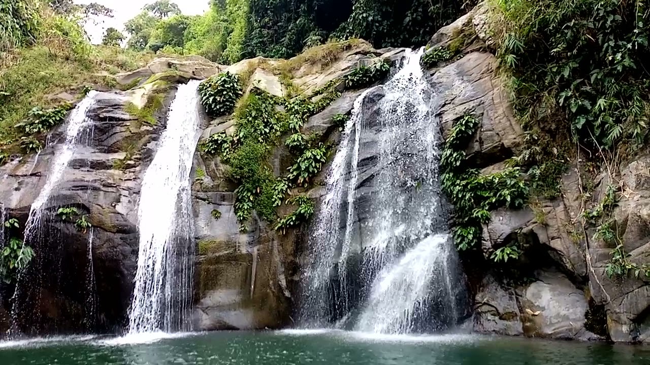 Towing Falls, Sablan - YouTube