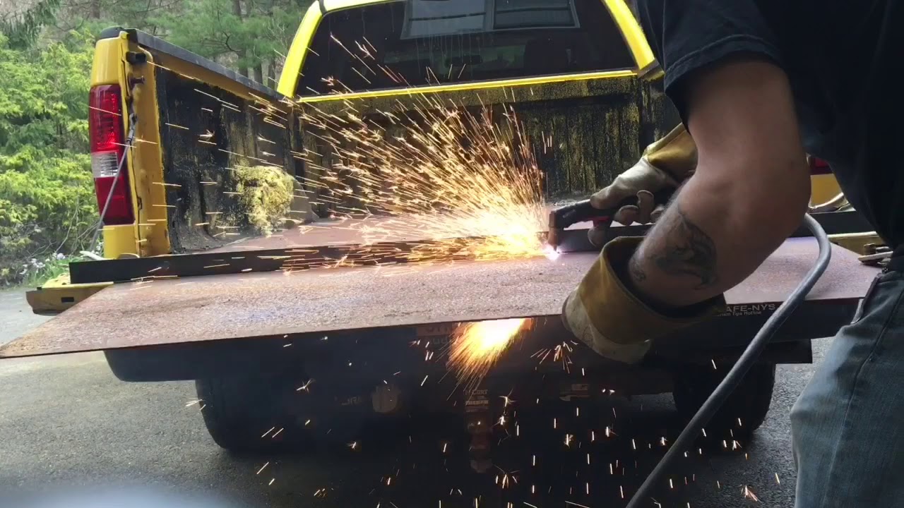 Thermal Dynamics Cutmaster 42 Cutting 1/8" Plate - YouTube