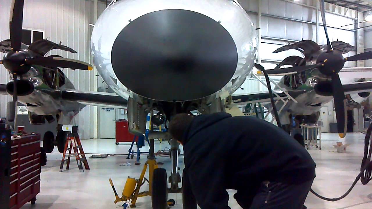 Embraer 120 Turbo Prop Landing gear swing - YouTube