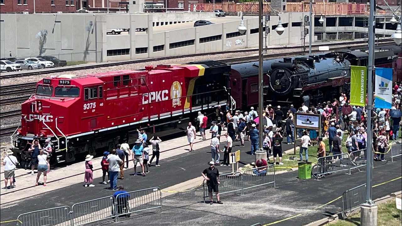 CPKC 2816 + New CPKC Locomotive - YouTube