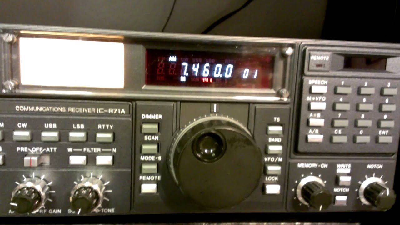 Icom R71A tuning in on Radio Payem - YouTube