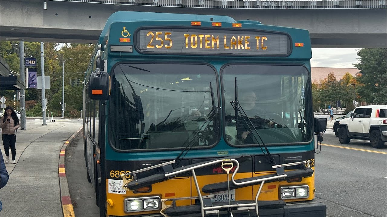 King County Metro Rt 255 On A DE60LF - YouTube