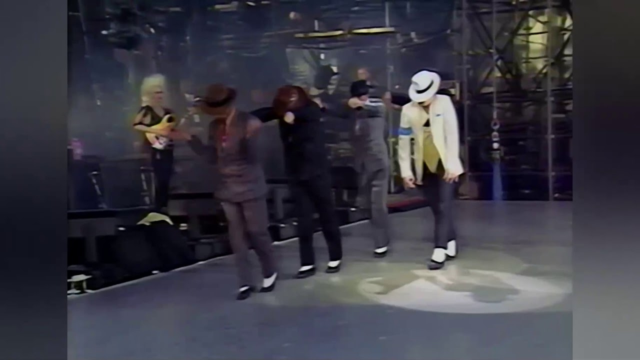 Michael Jackson Smooth Criminal Dangerous Tour In Oslo - YouTube
