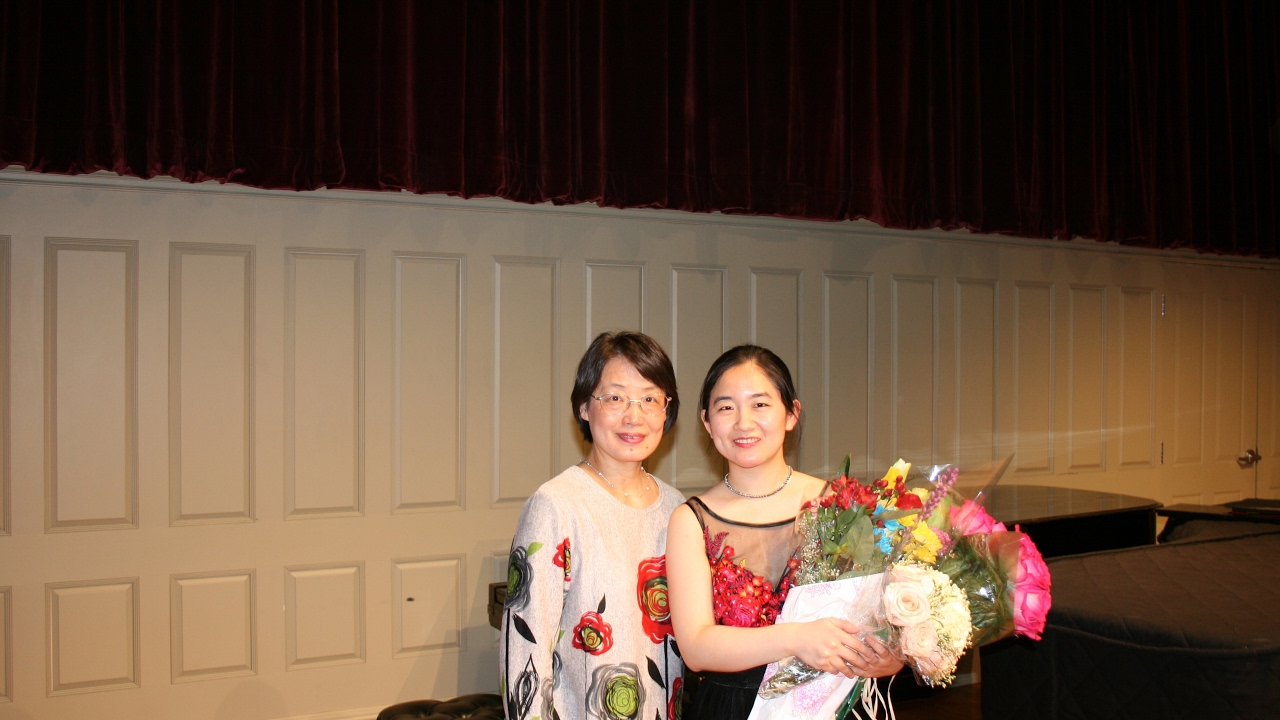 Xinping Zhang Live Stream - YouTube