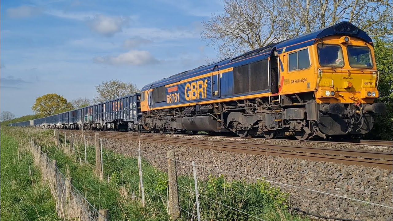 GBRf 66761 'Wensleydale Railway Association 25 years 1990-2015' - YouTube