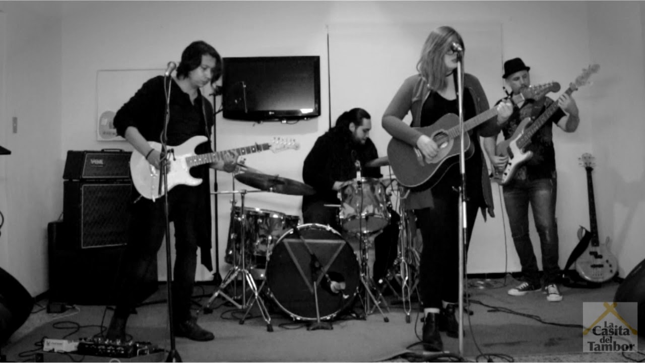 Amelia Wolf Band en La Casita del Tambor (Teaser) - YouTube
