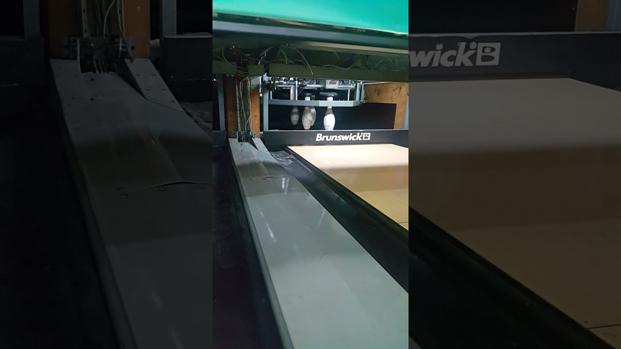 Brunswick GS-96 Pinsetter - YouTube
