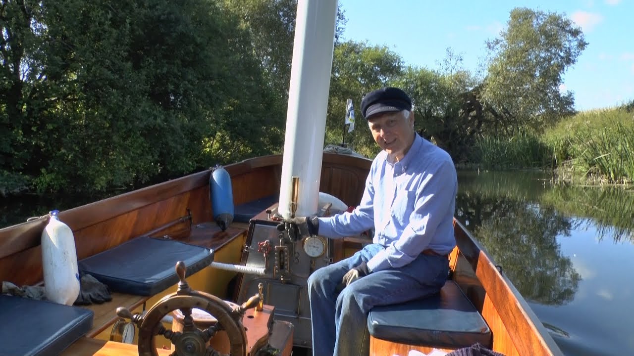 Steamboats on the River Avon at Melksham - YouTube
