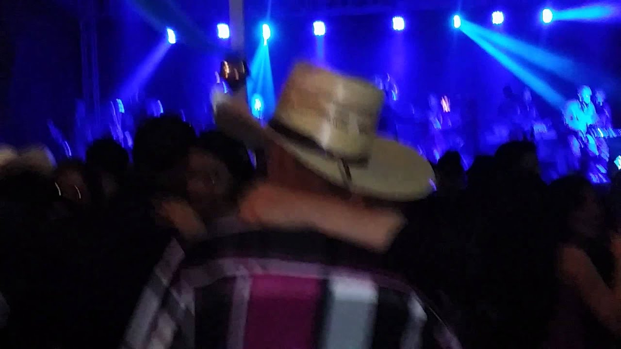 El niño y su banda en tuitan dgo! - YouTube