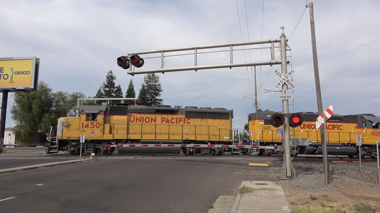 UP 1450 West Sac Port Local With GP22T4 Light South, 14th Ave. Railroad ...