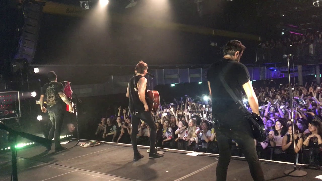 all-time-low-good-times-frankfurt-14-10-17-side-stage-youtube