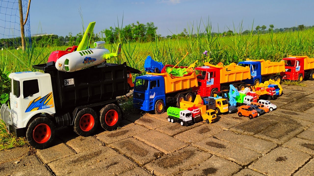 Mobil Truk Tronton Panjang Penuh Mainan, Truk Tronton Oleng, Pesawat ...