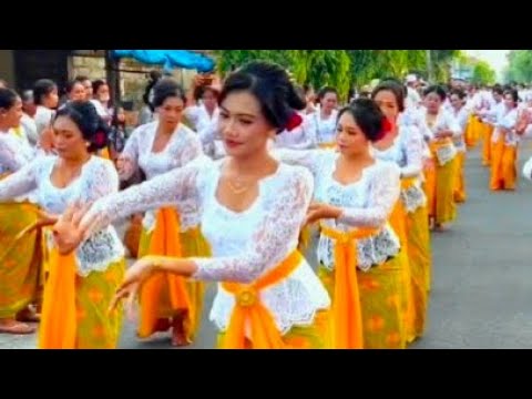 Tarian Ritual Bali rejang siwa - YouTube