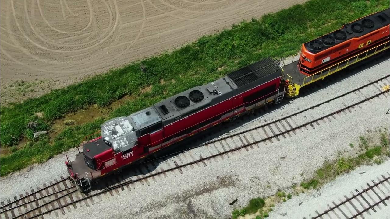 IORY 4071 tunnel motor train actrion Indiana & Ohio Railway Genesee and Wyoming Railroads - YouTube