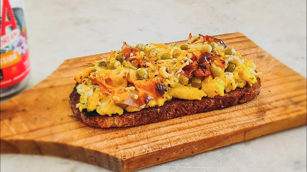 Como hacer BRUSCHETTA, en 5 minutos, huevos, quesos y arvejas - YouTube