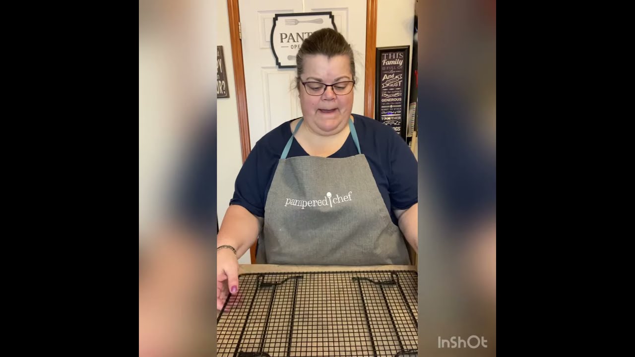 Pampered Chef Stackable Cooling Racks - YouTube