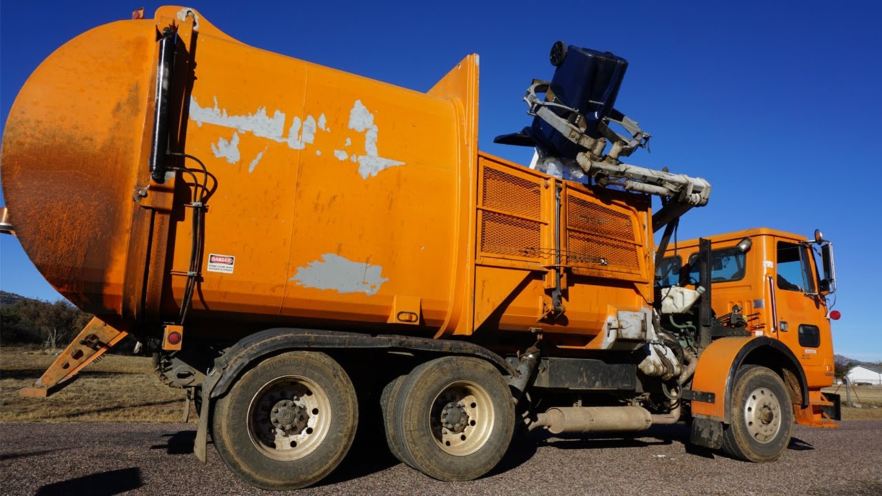 D&L Disposal: Volvo Autoreach / Python - YouTube