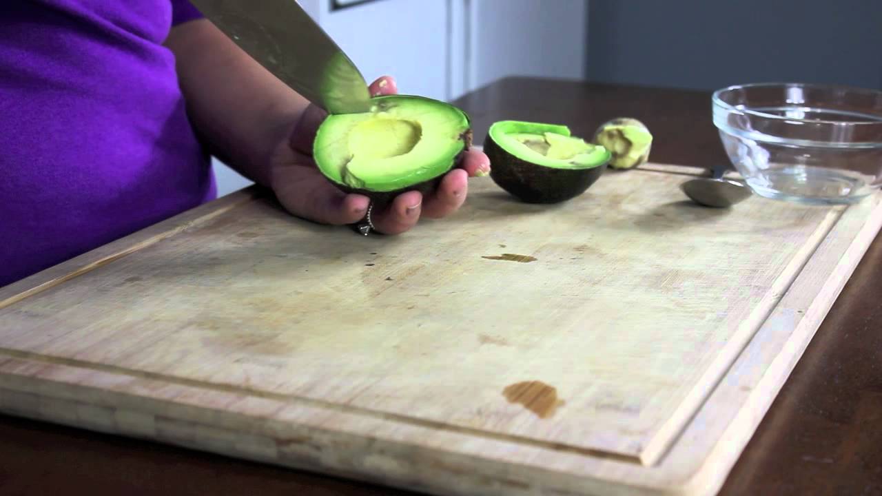 How to Cut an Avocado - YouTube