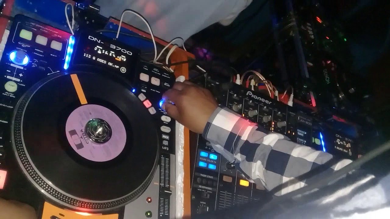Dj LUIS MACHETE MUSIC EN LA VIBRACION DISCOTEK - YouTube