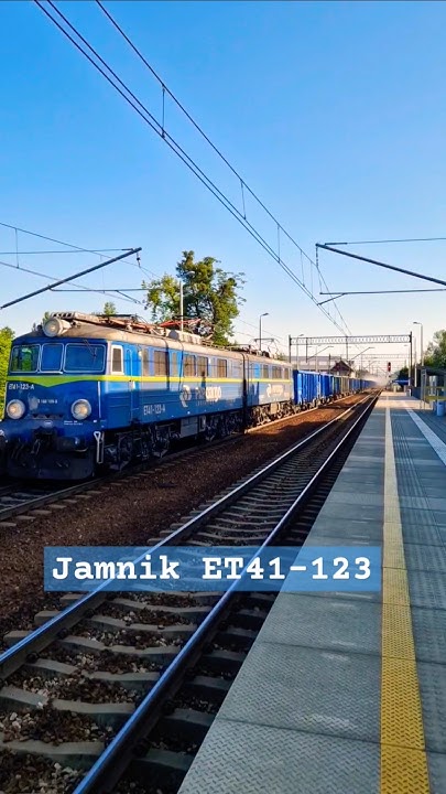 Przelot Jamnika ET41-123 PKP Cargo z ładownym składem przez Kuźnie Raciborską #train # ...