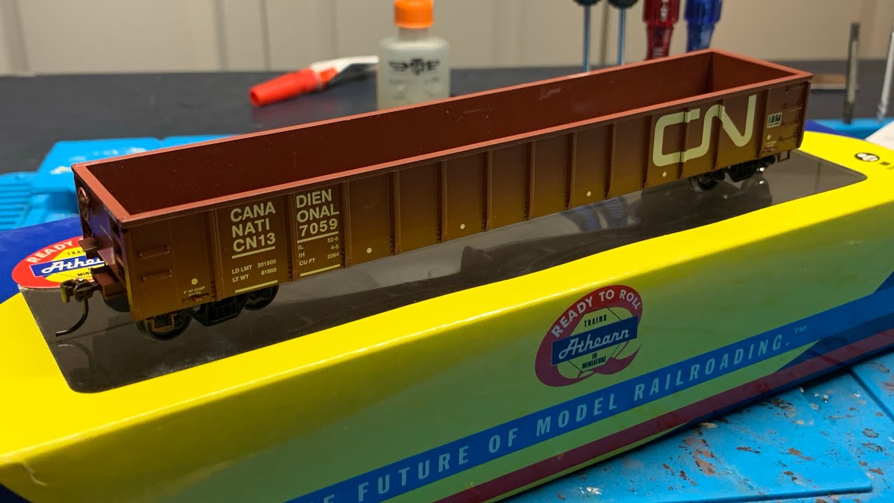Reviewing a Athearn Ho scale 52’ mill gondola - YouTube