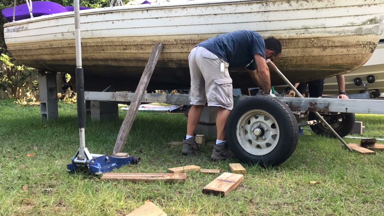 Cribbing a Boat Timelapse - YouTube