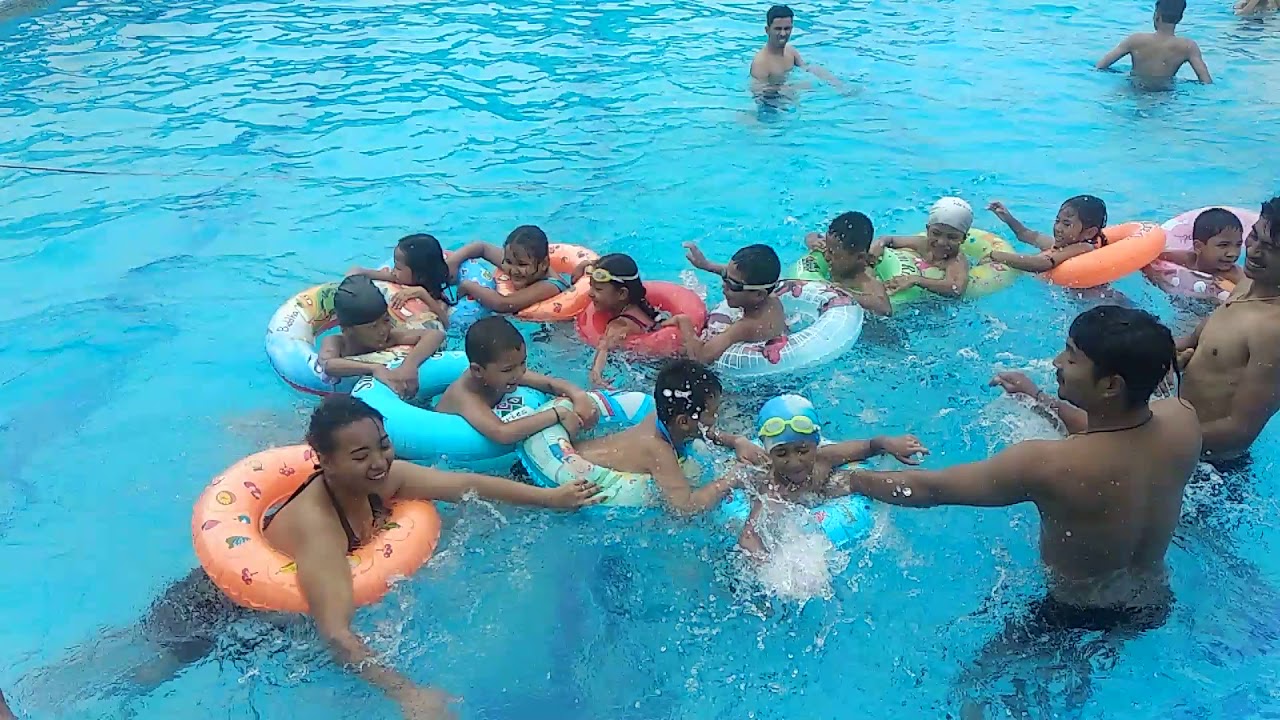 City flash swimming pool - YouTube