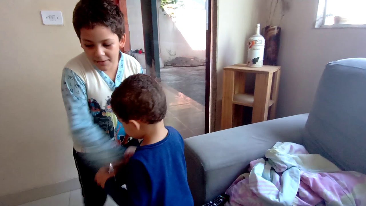 Henrique E Pedro Brincando De Lutinha Youtube