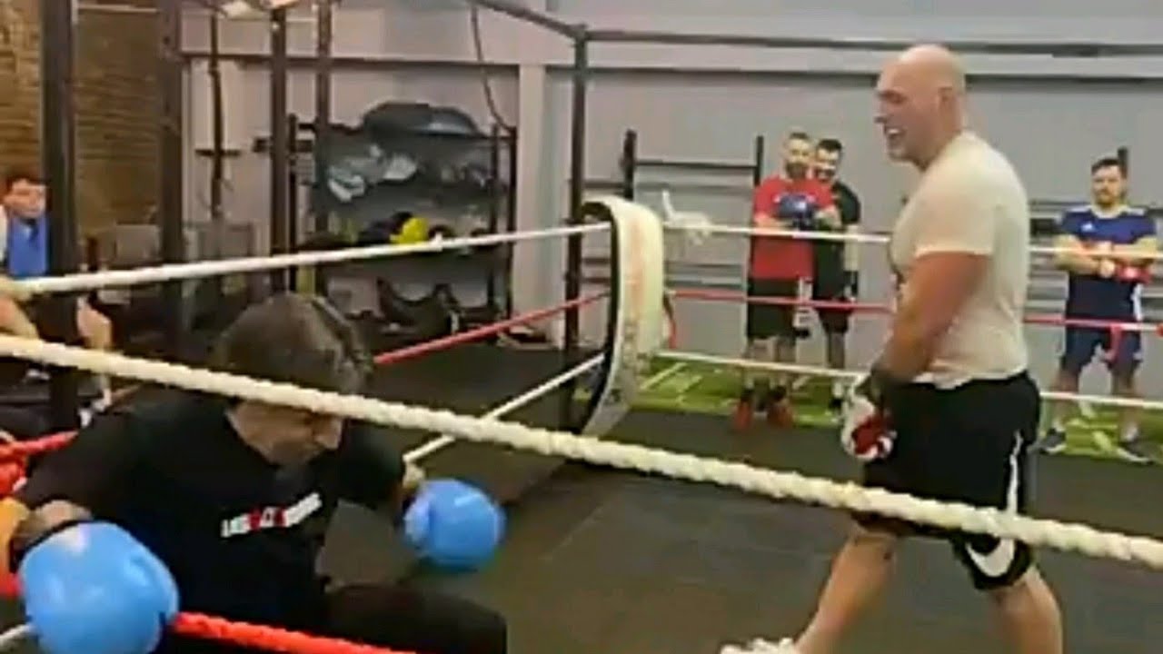 Sparring at 19st, with Joe Kyprianou 17st. An unintentional knockdown, but nice move around ...