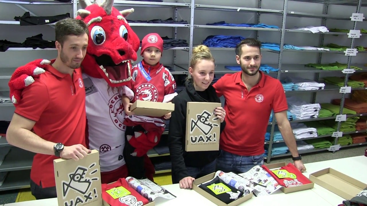 Oceláři vyráběli trička UAX s klubovými motivy - YouTube