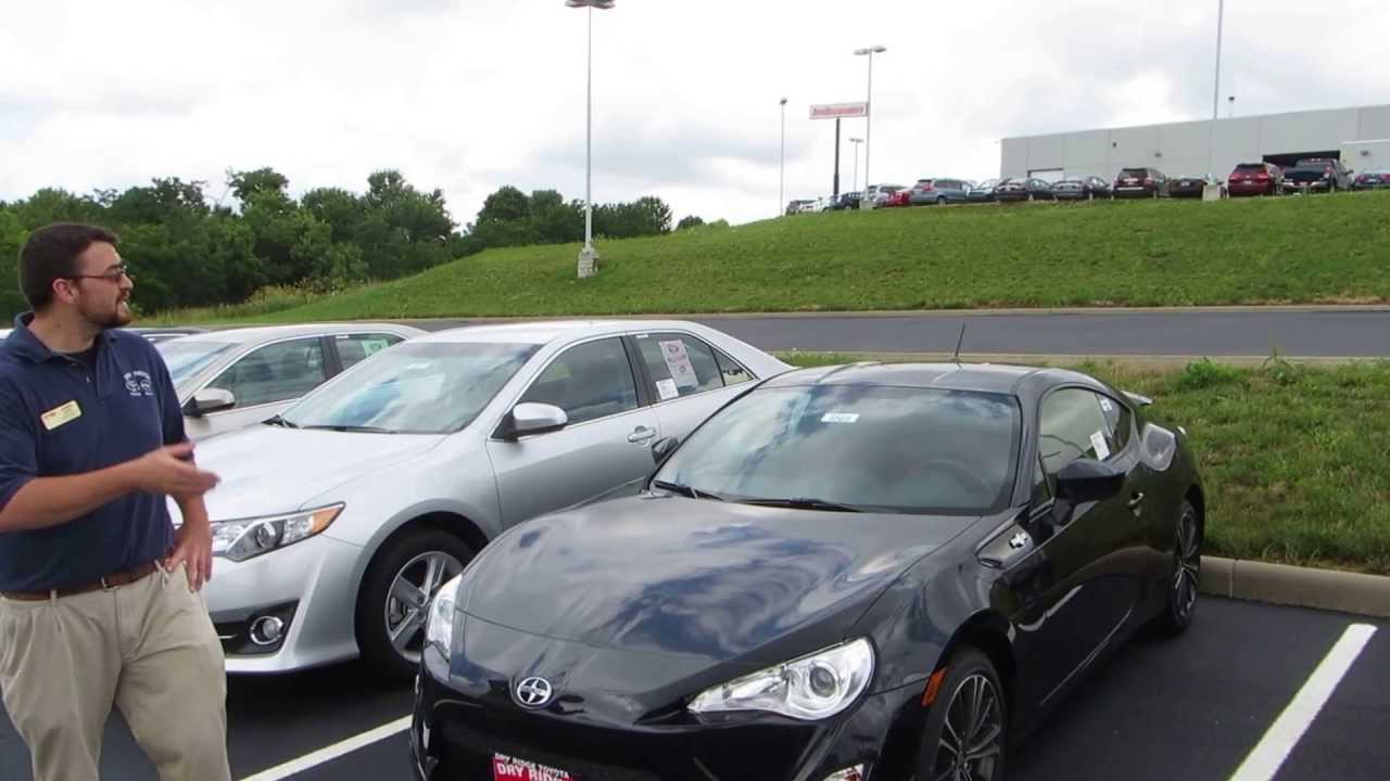Jared Asher showing a 2013 Scion FRS at dry ridge toyota - YouTube