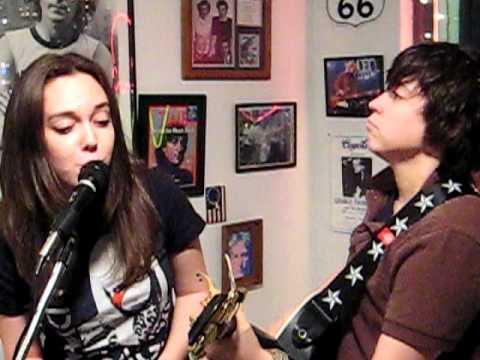 Essy Goncalves & Caitlin Larkin - Back Here - Live at Sixty Sundaes ...