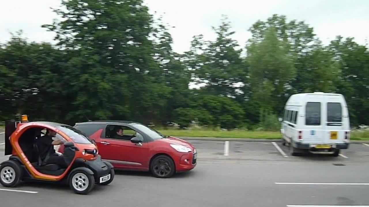 DRAG RACE!! Renault Twizy Electric v Citroen DS3 Diesel!! - YouTube