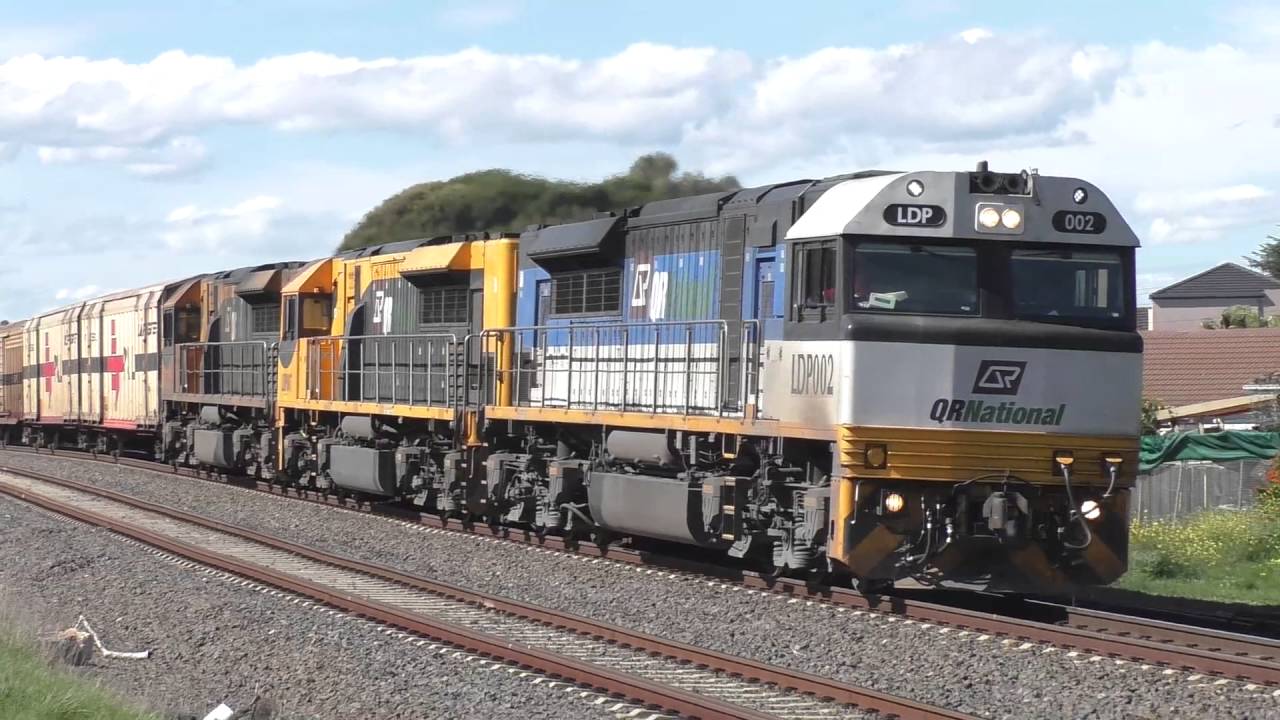 Australian Trains QR National Power! Airport West 7BM7 August 29th 2016 ...