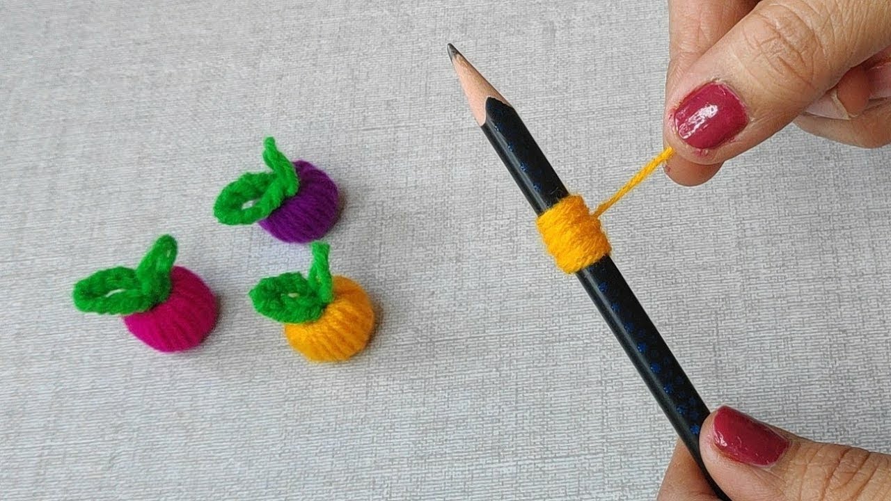 It's so Beautiful. Amazing Hand Embroidery design idea. Super Hand ...
