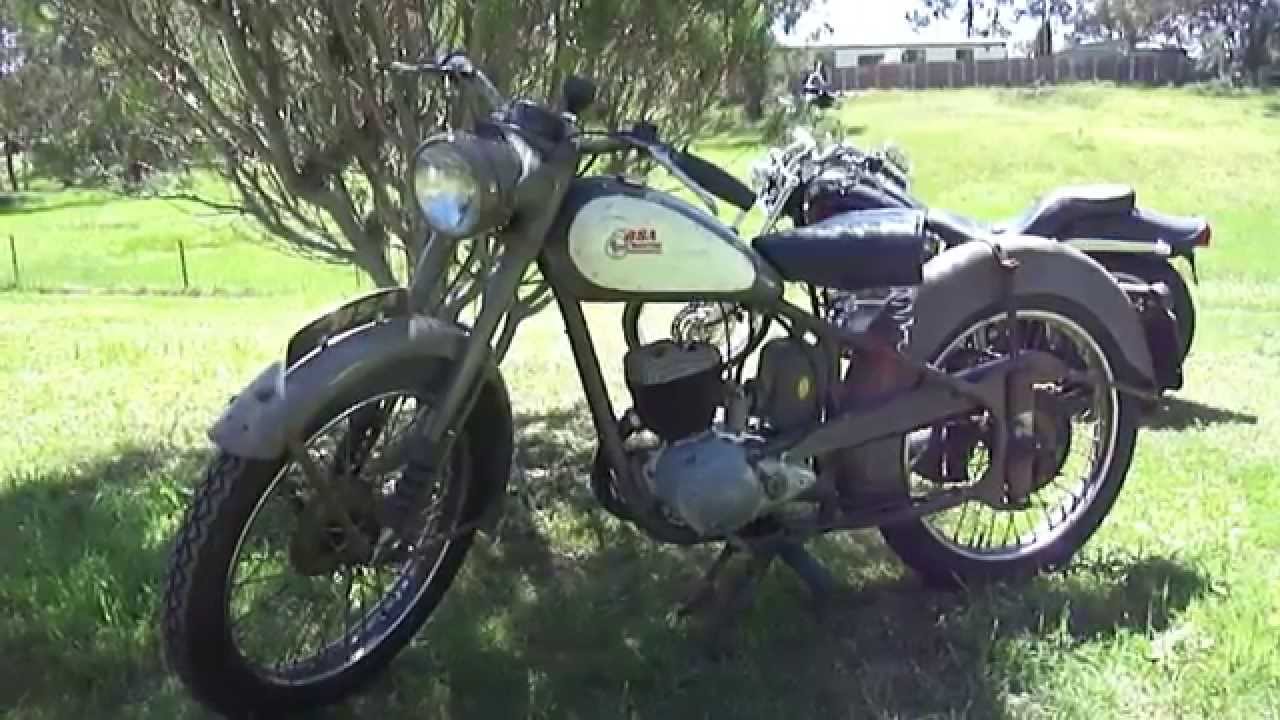 1954 BSA Bantam D3 150cc. Near enough to finished - YouTube